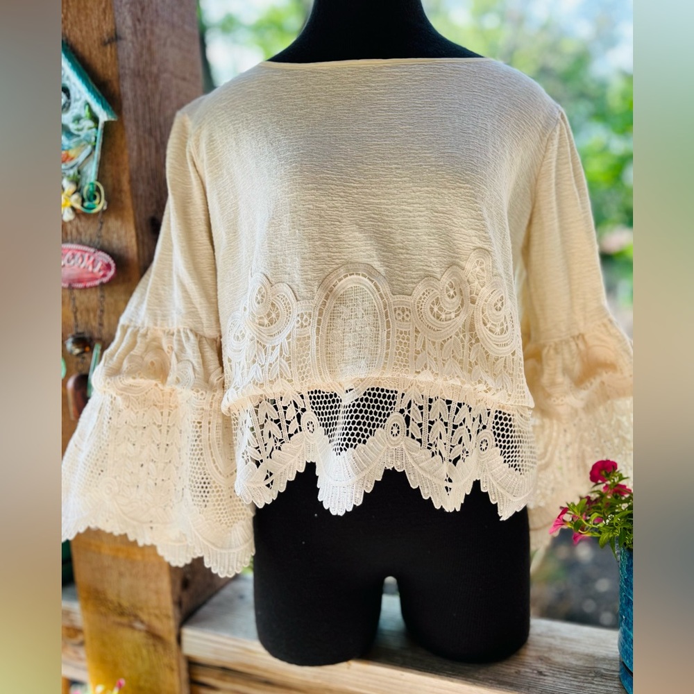 Altar’d State Peasant Gypsy Ivory Bell Flare Sleeve C… - Gem